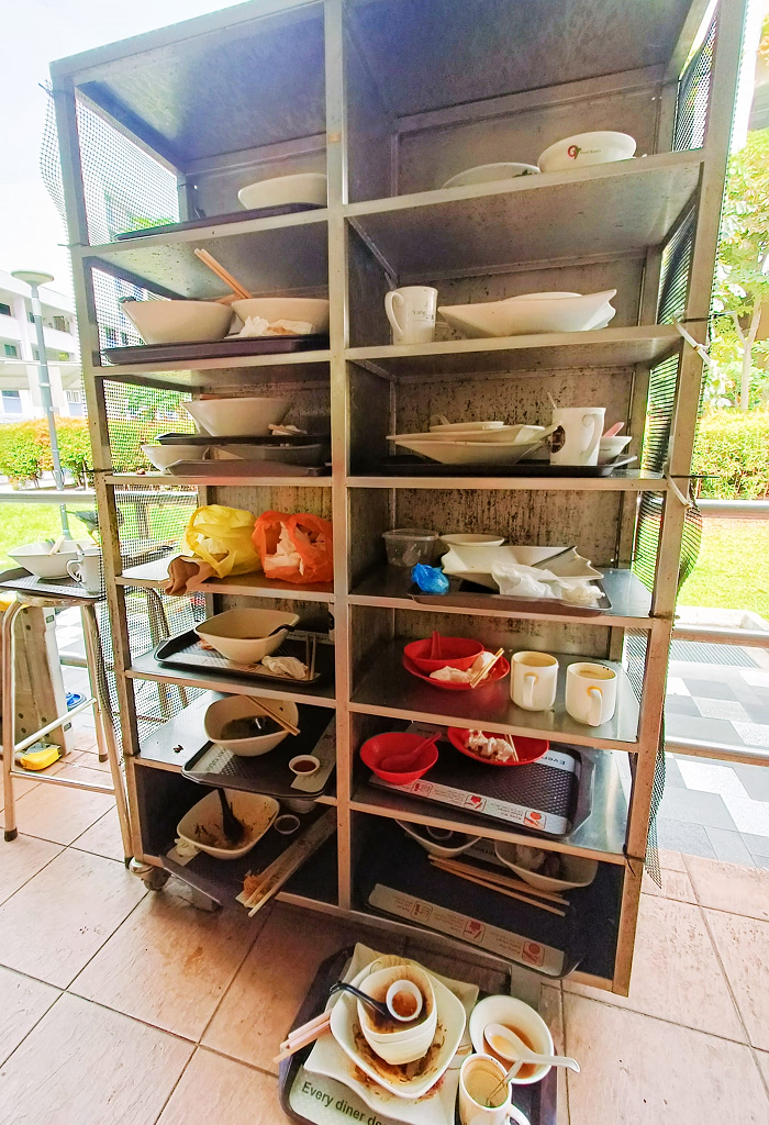 tray return station once again flooded!!!!!